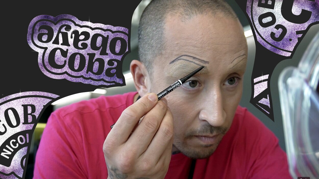 Nico teste l’heure du conte en drag queen